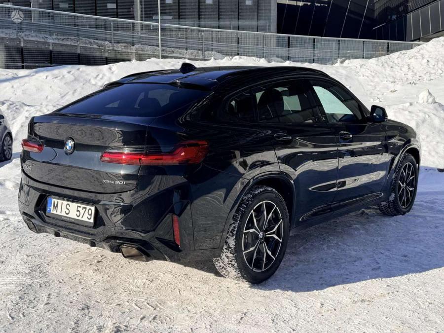 Black BMW X4 2024 in Vilnius, with an engine capacity of 2.00 L and mileage of 46 thousand km for 56000 €, photo 4 on AUTOMOTO.COM.LV