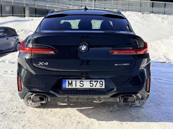 Black BMW X4 2024 in Vilnius, with an engine capacity of 2.00 L and mileage of 46 thousand km for 56000 €, photo 6 on AUTOMOTO.COM.LV