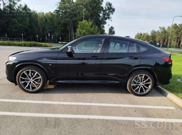 Black BMW X4 2024 in Riga, with an engine capacity of 2.00 L and mileage of 25 thousand km for 54999 €, photo 6 on AUTOMOTO.COM.LV