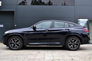 Black BMW X4 2024 in Riga, with an engine capacity of 2.00 L and mileage of 36 thousand km for 42500 €, photo 6 on AUTOMOTO.COM.LV