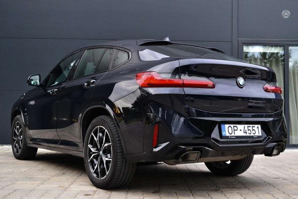 Black BMW X4 2024 in Riga, with an engine capacity of 2.00 L and mileage of 36 thousand km for 42500 €, photo 7 on AUTOMOTO.COM.LV