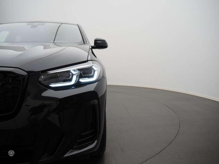 Black BMW X4 2025 in Vilnius, with an engine capacity of 2.00 L and mileage of 12 thousand km for 52900 €, photo 8 on AUTOMOTO.COM.LV