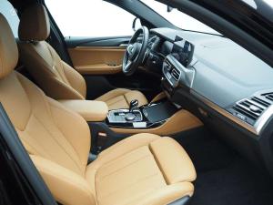 Black BMW X4 2025 in Vilnius, with an engine capacity of 2.00 L and mileage of 12 thousand km for 52900 €, photo 10 on AUTOMOTO.COM.LV