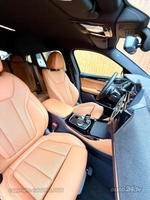 Black BMW X4 2025 in Tallinn, with an engine capacity of 2.00 L and mileage of 14 thousand km for 55000 €, photo 7 on AUTOMOTO.COM.LV