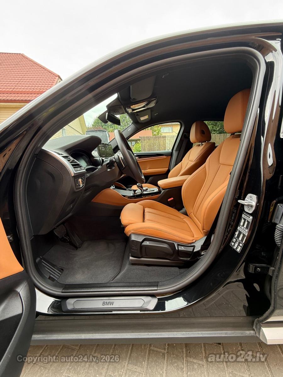 Black BMW X4 2025 in Tallinn, with an engine capacity of 2.00 L and mileage of 14 thousand km for 55000 €, photo 9 on AUTOMOTO.COM.LV