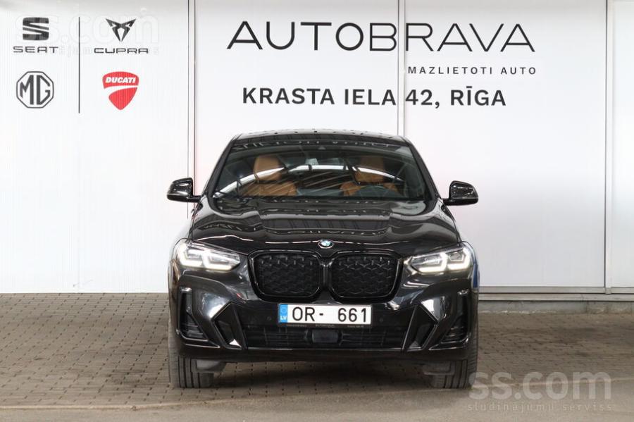 Black BMW X4 2025 in Riga, with an engine capacity of 2.00 L and mileage of 37 thousand km for 46990 €, photo 3 on AUTOMOTO.COM.LV