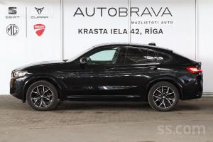 Black BMW X4 2025 in Riga, with an engine capacity of 2.00 L and mileage of 37 thousand km for 46990 €, photo 5 on AUTOMOTO.COM.LV
