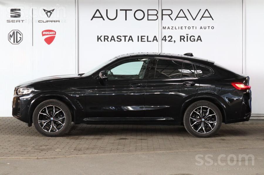 Black BMW X4 2025 in Riga, with an engine capacity of 2.00 L and mileage of 37 thousand km for 46990 €, photo 5 on AUTOMOTO.COM.LV