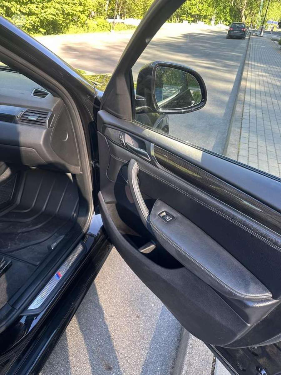 Black BMW X4 2015 in Klaipeda, with an engine capacity of 2.00 L and mileage of 158 thousand km for 17300 €, photo 11 on AUTOMOTO.COM.LV