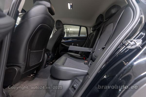 Melns BMW X4 2021 Tallina, ar dzinēja tilpumu 2.00 L un nobraukumu 112 tūkst. km par 35900 €, foto 11 vietnē AUTOMOTO.COM.LV