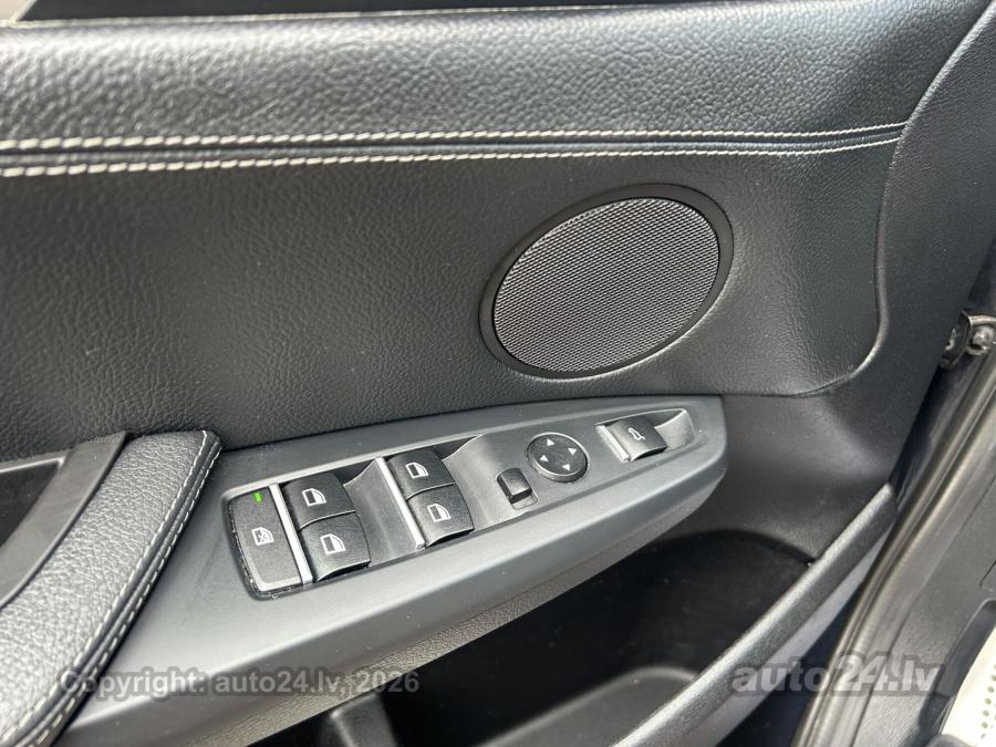 Black BMW X4 2015 in Tallinn, with an engine capacity of 3.00 L and mileage of 190 thousand km for 18880 €, photo 19 on AUTOMOTO.COM.LV