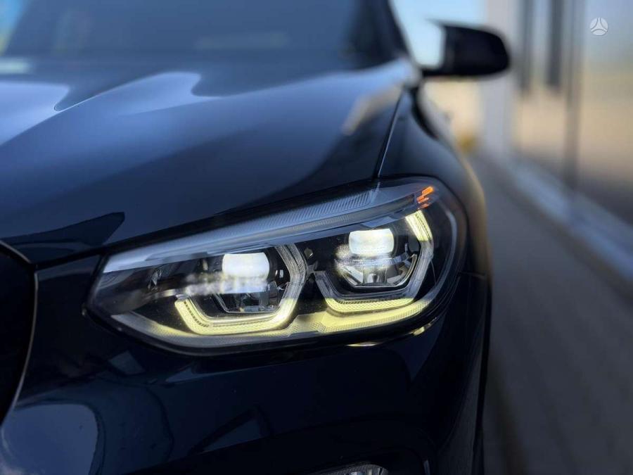 Blue BMW X4 2019 in Vilnius, with an engine capacity of 3.00 L and mileage of 122 thousand km for 33300 €, photo 8 on AUTOMOTO.COM.LV