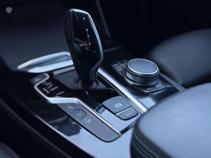 Blue BMW X4 2019 in Vilnius, with an engine capacity of 3.00 L and mileage of 122 thousand km for 33300 €, photo 23 on AUTOMOTO.COM.LV