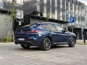 Blue BMW X4 2019 in Riga, with an engine capacity of 3.00 L and mileage of 110 thousand km for 38500 €, photo 3 on AUTOMOTO.COM.LV