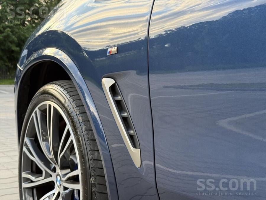 Blue BMW X4 2019 in Riga, with an engine capacity of 3.00 L and mileage of 110 thousand km for 38500 €, photo 8 on AUTOMOTO.COM.LV