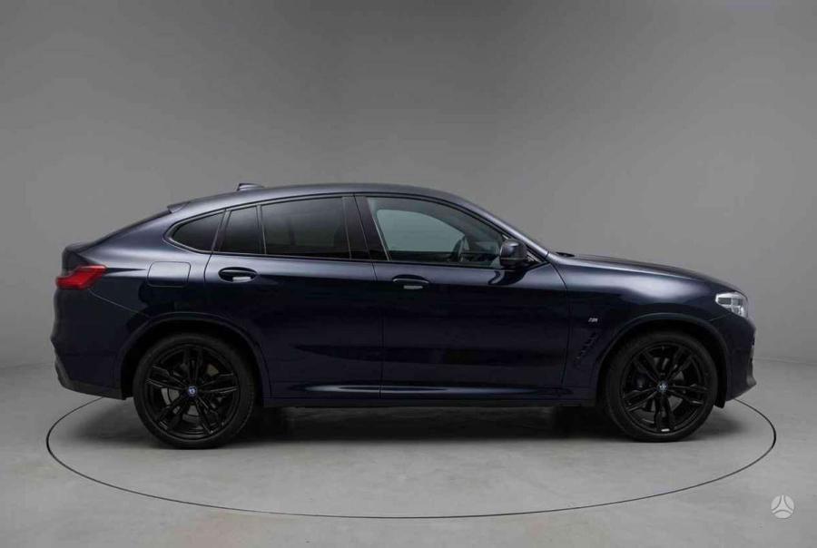 Blue BMW X4 2019 in Utena, with an engine capacity of 2.99 L and mileage of 145 thousand km for 32250 €, photo 5 on AUTOMOTO.COM.LV