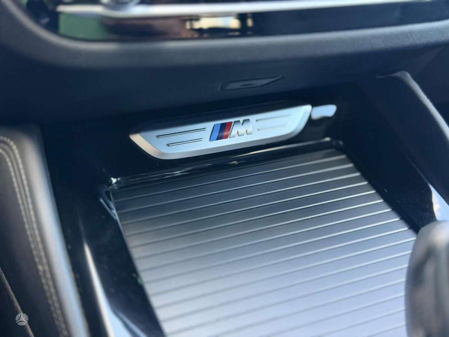 Blue BMW X4 2019 in Vilnius, with an engine capacity of 3.00 L and mileage of 123 thousand km for 29900 €, photo 17 on AUTOMOTO.COM.LV