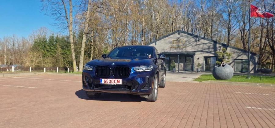 Синий БМВ Х4 2022 в Лаздияй, объемом двигателя 3.00 л и пробегом 45 тыс. км за 45000 €, фото 3 на AUTOMOTO.COM.LV