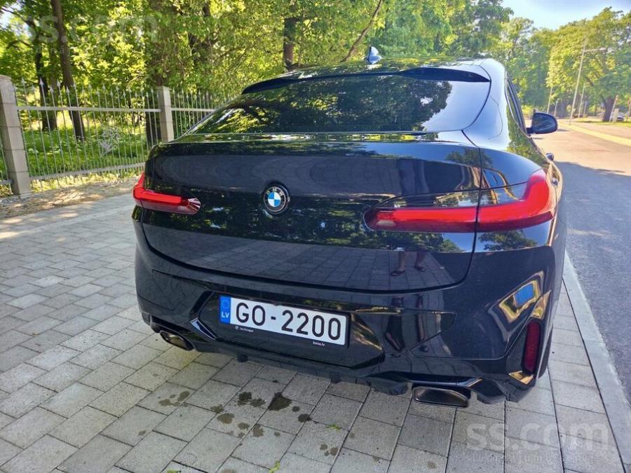 Blue BMW X4 2024 in Riga, with an engine capacity of 2.00 L and mileage of 33 thousand km for 56990 €, photo 3 on AUTOMOTO.COM.LV