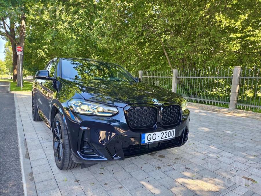 Blue BMW X4 2024 in Riga, with an engine capacity of 2.00 L and mileage of 33 thousand km for 56990 €, photo 5 on AUTOMOTO.COM.LV