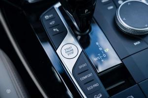 Синий БМВ Х4 2025 в Вильнюс, объемом двигателя 3.00 л и пробегом 18 тыс. км за 55000 €, фото 33 на AUTOMOTO.COM.LV