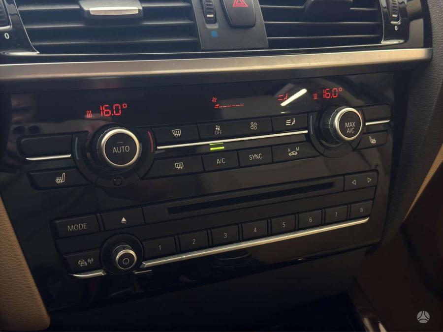 Brown BMW X4 2015 in Kaunas, with an engine capacity of 2.00 L and mileage of 260 thousand km for 16799 €, photo 17 on AUTOMOTO.COM.LV