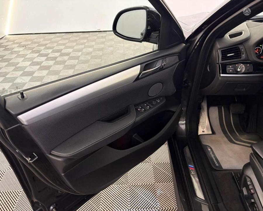 Pelēks BMW X4 2014 Marijampole, ar dzinēja tilpumu 2.99 L un nobraukumu 298 tūkst. km par 15999 €, foto 21 vietnē AUTOMOTO.COM.LV