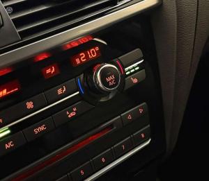 Grey BMW X4 2015 in Marijampole, with an engine capacity of 2.00 L and mileage of 210 thousand km for 15999 €, photo 11 on AUTOMOTO.COM.LV