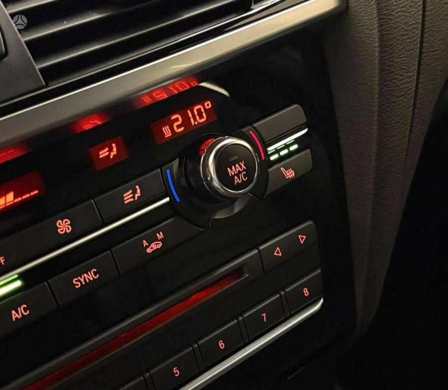 Grey BMW X4 2015 in Marijampole, with an engine capacity of 2.00 L and mileage of 210 thousand km for 15999 €, photo 11 on AUTOMOTO.COM.LV
