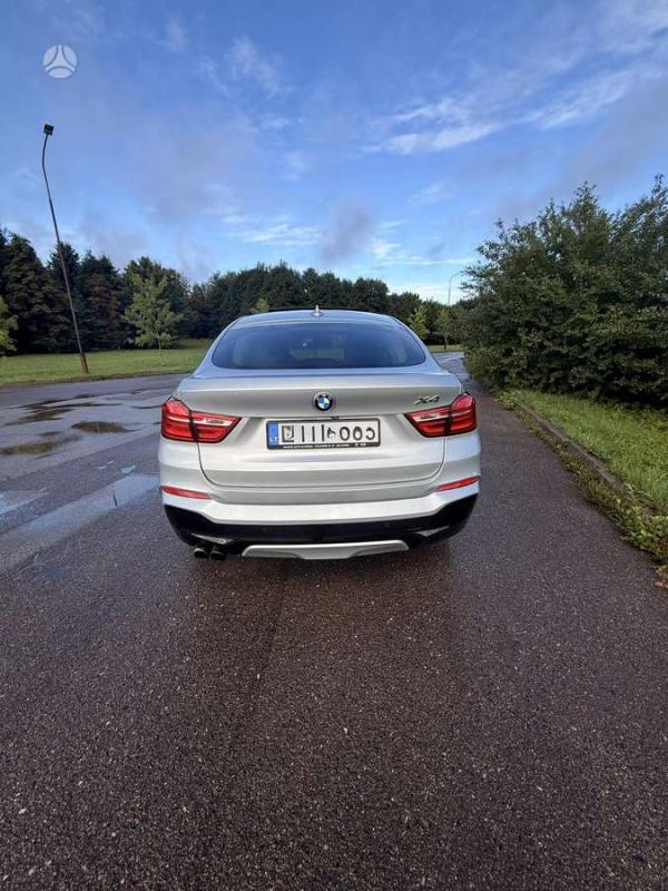 BMW X4 2015 in Siauliai on AUTOMOTO.COM.LV Grey BMW X4 2015 in Siauliai, with an engine capacity of 2.00 L and mileage of 205 thousand km for 14000 €, photo 6 on AUTOMOTO.COM.LV