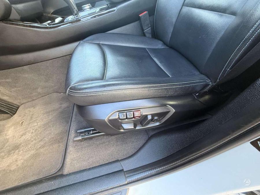 Grey BMW X4 2015 in Siauliai, with an engine capacity of 2.00 L and mileage of 205 thousand km for 14000 €, photo 12 on AUTOMOTO.COM.LV