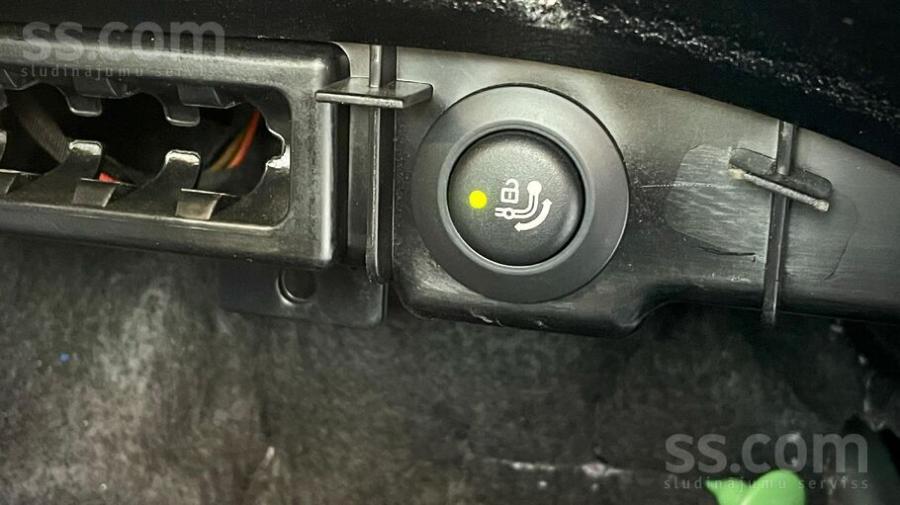 Grey BMW X4 2016 in Riga, with an engine capacity of 2.00 L and mileage of 200 thousand km for 16995 €, photo 14 on AUTOMOTO.COM.LV