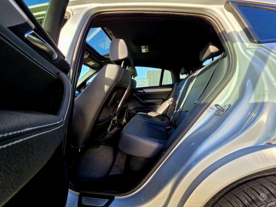 Grey BMW X4 2016 in Siauliai, with an engine capacity of 2.99 L and mileage of 300 thousand km for 15900 €, photo 20 on AUTOMOTO.COM.LV