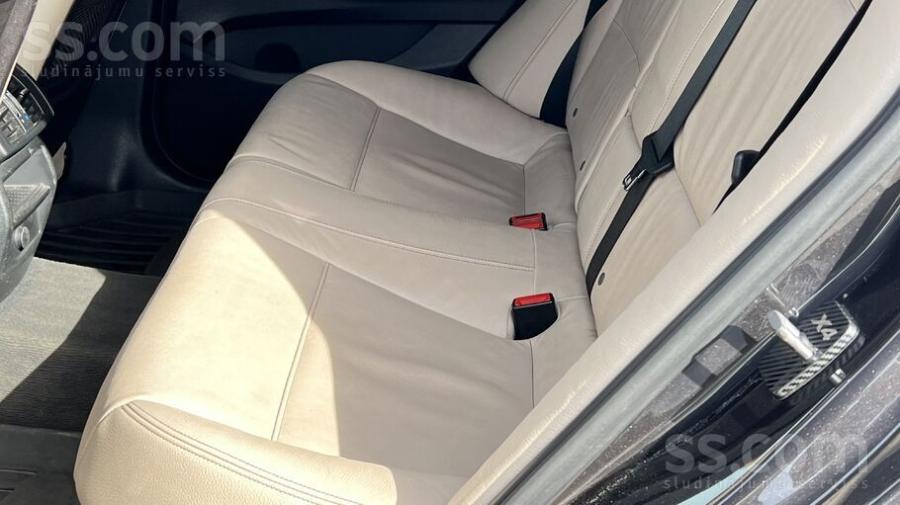 Grey BMW X4 2017 in Jelgava, with an engine capacity of 2.00 L and mileage of 201 thousand km for 17000 €, photo 10 on AUTOMOTO.COM.LV