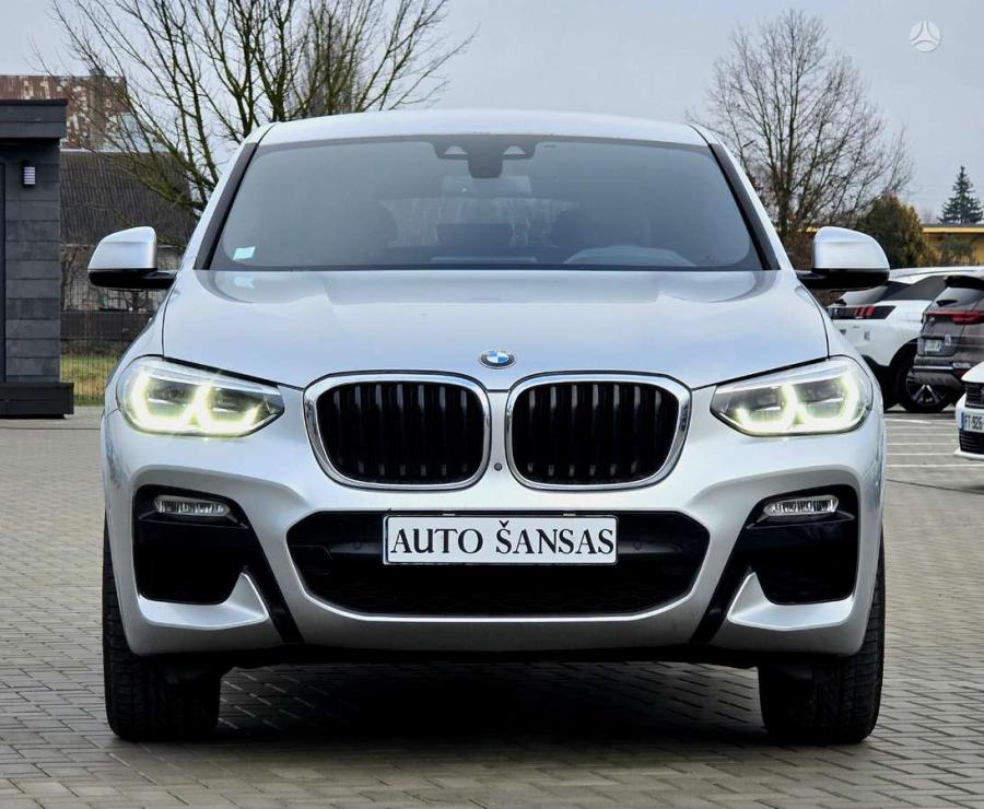 Grey BMW X4 2019 in Taurage, with an engine capacity of 2.00 L and mileage of 137 thousand km for 31600 €, photo 1 on AUTOMOTO.COM.LV