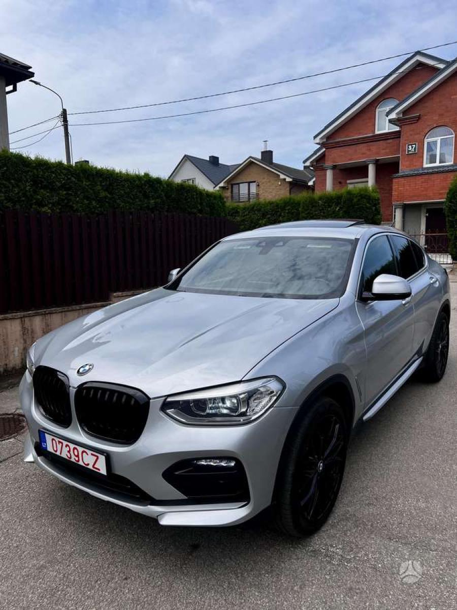 Grey BMW X4 2019 in Siauliai, with an engine capacity of 2.00 L and mileage of 80 thousand km for 23900 €, photo 3 on AUTOMOTO.COM.LV