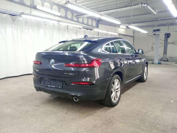 Grey BMW X4 2020 in Vilnius, with an engine capacity of 2.00 L and mileage of 204 thousand km for 23990 €, photo 4 on AUTOMOTO.COM.LV