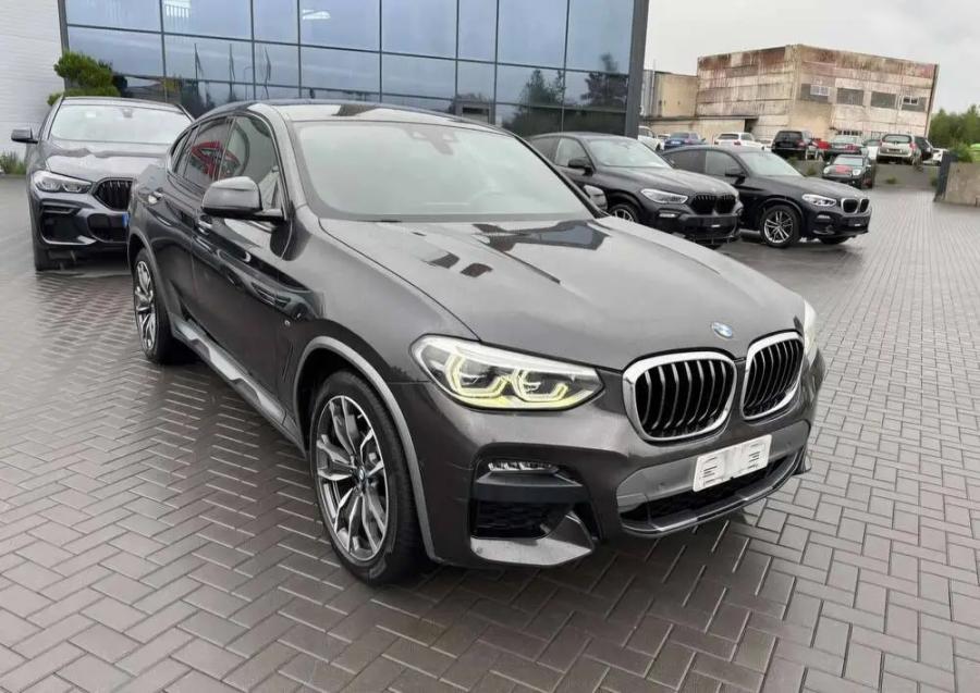 Grey BMW X4 2020 in Telschi, with an engine capacity of 2.00 L and mileage of 224 thousand km for 23490 €, photo 1 on AUTOMOTO.COM.LV