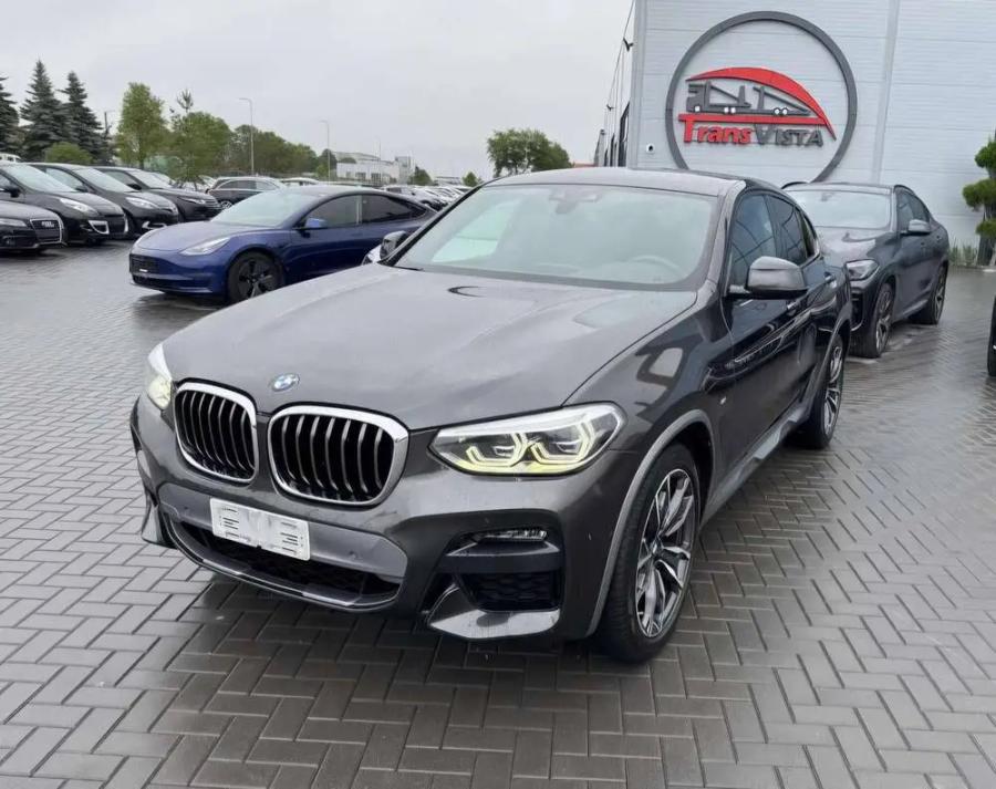 Grey BMW X4 2020 in Telschi, with an engine capacity of 2.00 L and mileage of 224 thousand km for 23490 €, photo 6 on AUTOMOTO.COM.LV