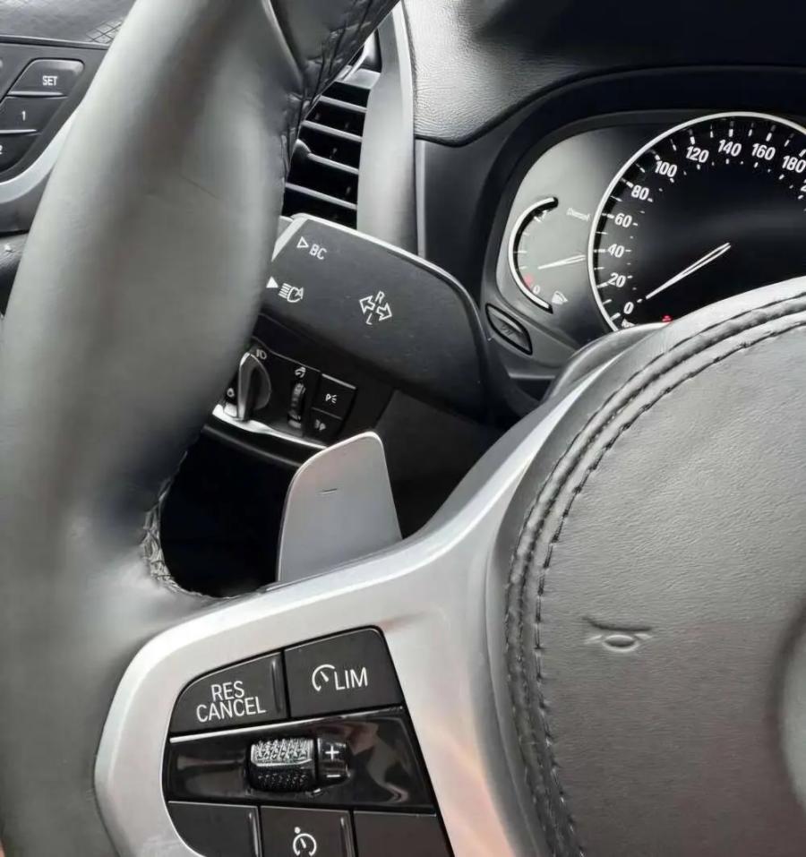 Grey BMW X4 2020 in Telschi, with an engine capacity of 2.00 L and mileage of 224 thousand km for 23490 €, photo 20 on AUTOMOTO.COM.LV