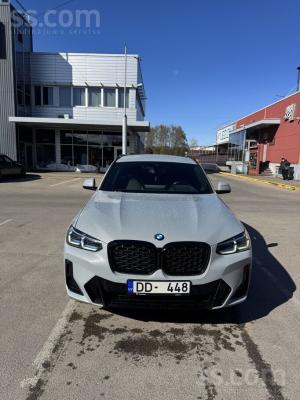 Grey BMW X4 2021 in Riga, with an engine capacity of 2.00 L and mileage of 108 thousand km for 44000 €, photo 3 on AUTOMOTO.COM.LV