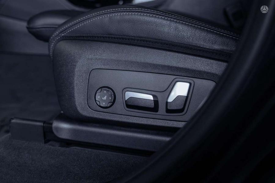 Grey BMW X4 2022 in Vilnius, with an engine capacity of 2.00 L and mileage of 22 thousand km for 38500 €, photo 22 on AUTOMOTO.COM.LV