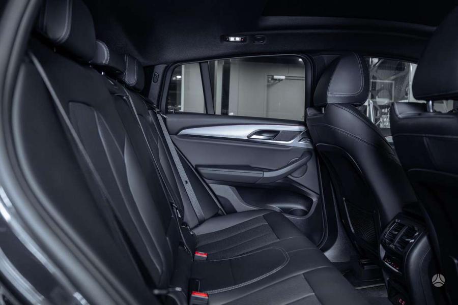 Grey BMW X4 2022 in Vilnius, with an engine capacity of 2.00 L and mileage of 22 thousand km for 38500 €, photo 32 on AUTOMOTO.COM.LV