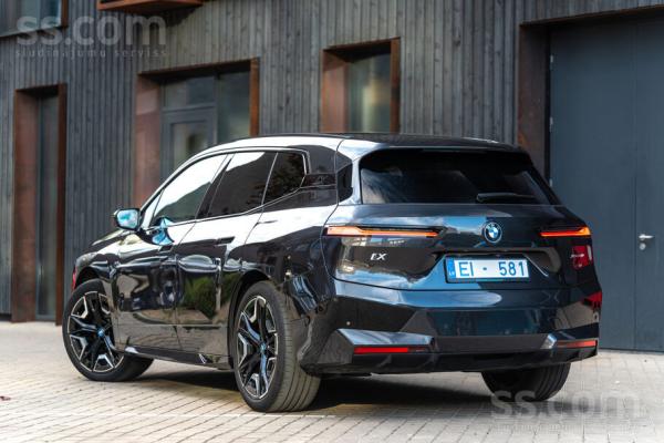 Grey BMW X4 2022 in Riga, with an engine capacity of 3.00 L and mileage of 23 thousand km for 47500 €, photo 4 on AUTOMOTO.COM.LV