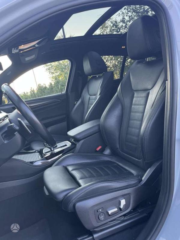 Grey BMW X4 2023 in Vilnius, with an engine capacity of 2.00 L and mileage of 289 thousand km for 33900 €, photo 8 on AUTOMOTO.COM.LV