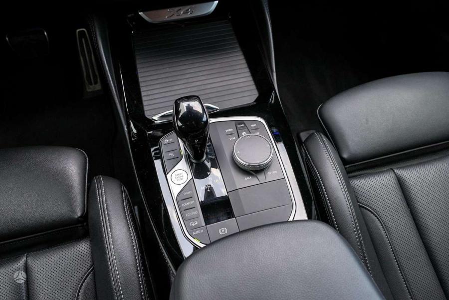 Grey BMW X4 2023 in Kaunas, with an engine capacity of 2.00 L and mileage of 185 thousand km for 36950 €, photo 23 on AUTOMOTO.COM.LV