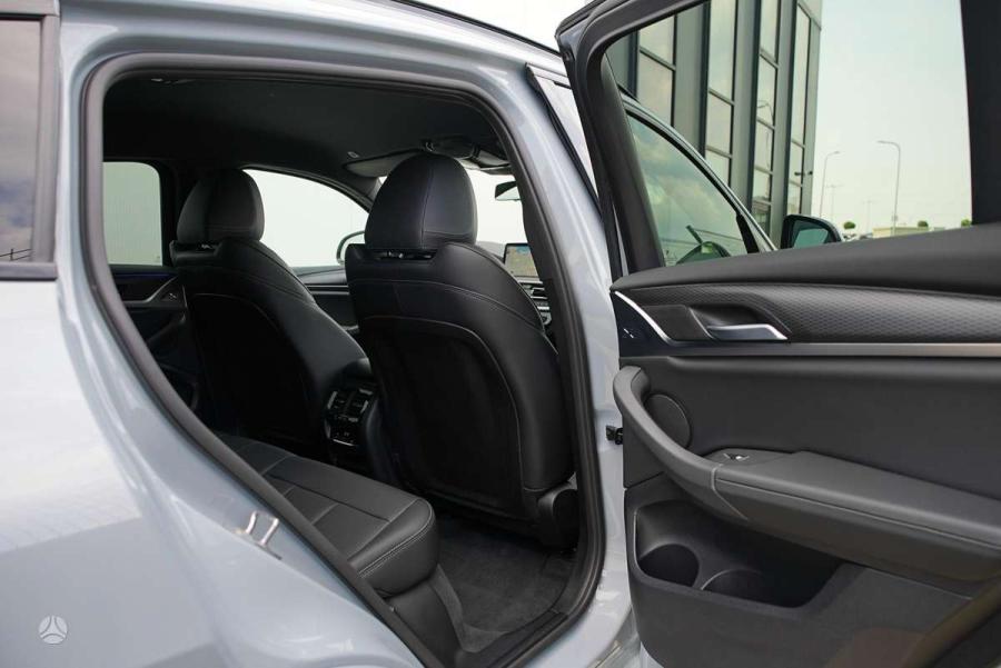 Grey BMW X4 2023 in Kaunas, with an engine capacity of 2.00 L and mileage of 185 thousand km for 36950 €, photo 38 on AUTOMOTO.COM.LV