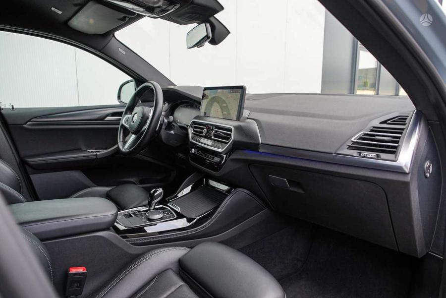 Grey BMW X4 2023 in Kaunas, with an engine capacity of 2.00 L and mileage of 185 thousand km for 36950 €, photo 41 on AUTOMOTO.COM.LV