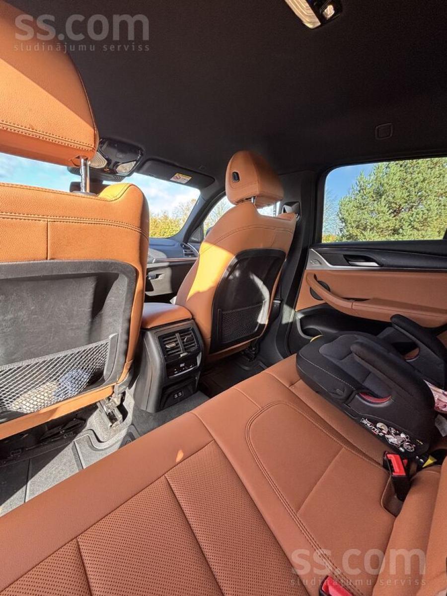 Grey BMW X4 2023 in Riga, with an engine capacity of 2.00 L and mileage of 49 thousand km for 43000 €, photo 5 on AUTOMOTO.COM.LV