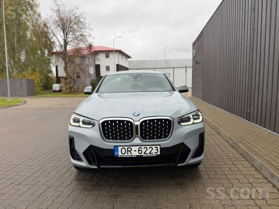 Grey BMW X4 2023 in Jelgava, with an engine capacity of 2.00 L and mileage of 0 thousand km for 42900 €, photo 1 on AUTOMOTO.COM.LV